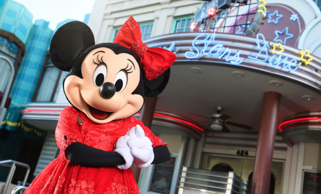 7 Character Dining Restaurants With Mickey Mouse in Walt Disney World ...