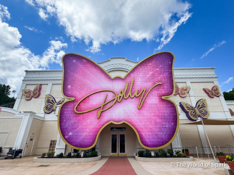 NEW: Dollywood Announces World's First Indoor Hybrid Coaster and ...